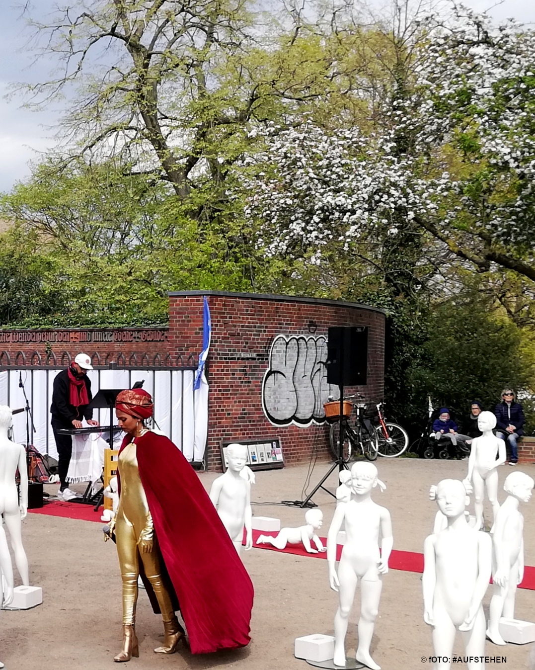 aufstehen bremen – Kunstaktion für den Frieden